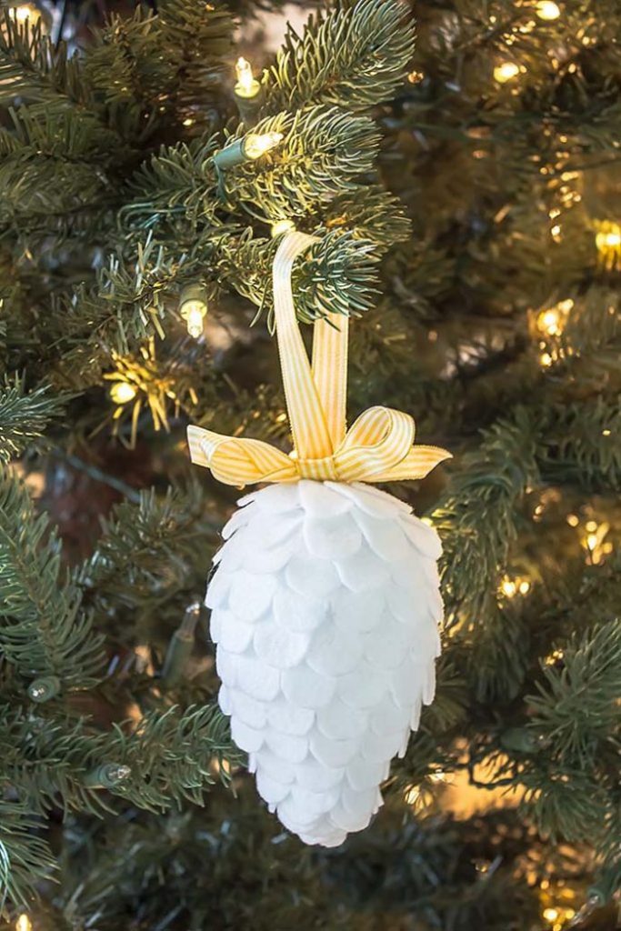 Beautiful Pine Cone Craft - Top 10 Of Best Crafts For Stunning Home ...